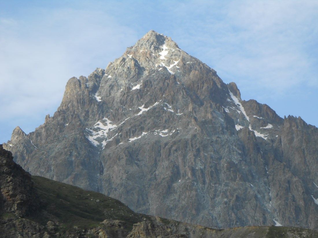Lo Scarpone - Storie di vie. La Cresta Est del Monviso
