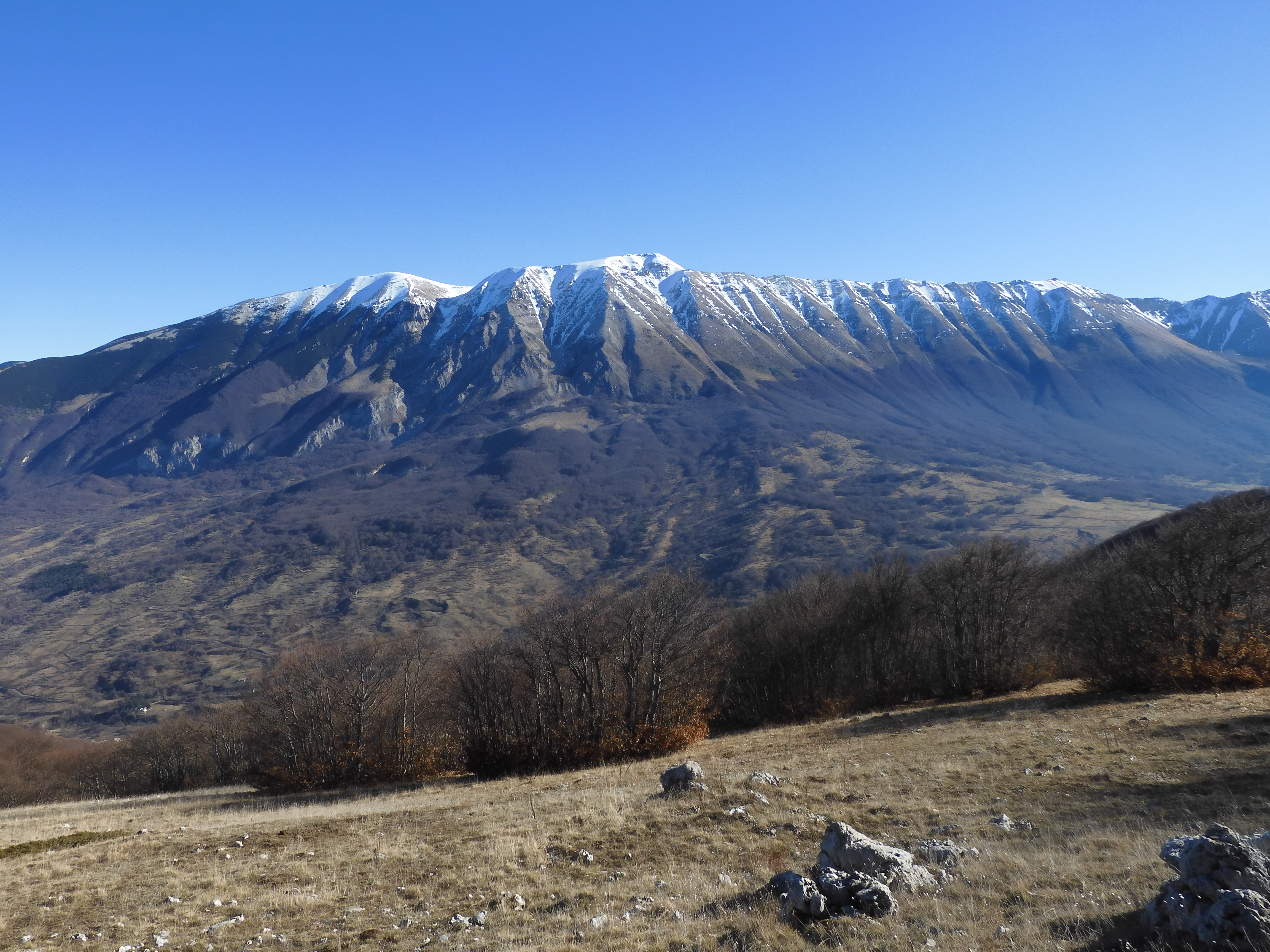Lo Scarpone - Monte Morrone (2061 m), Cima Sulmona (2001 m)