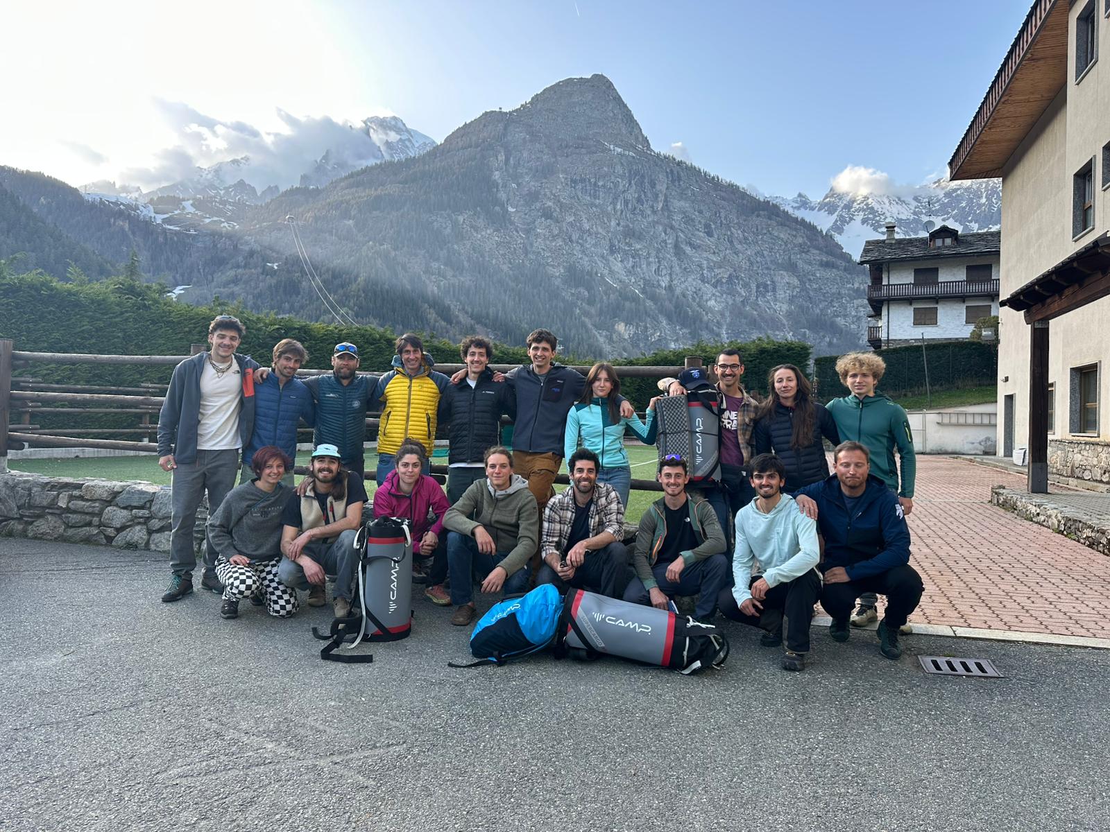 Lo Scarpone - CAI Eagle Team, prime uscite sul Monte Bianco